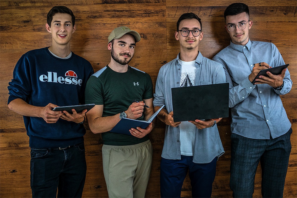 Das Computerquartett. – Das Startup make IT work.